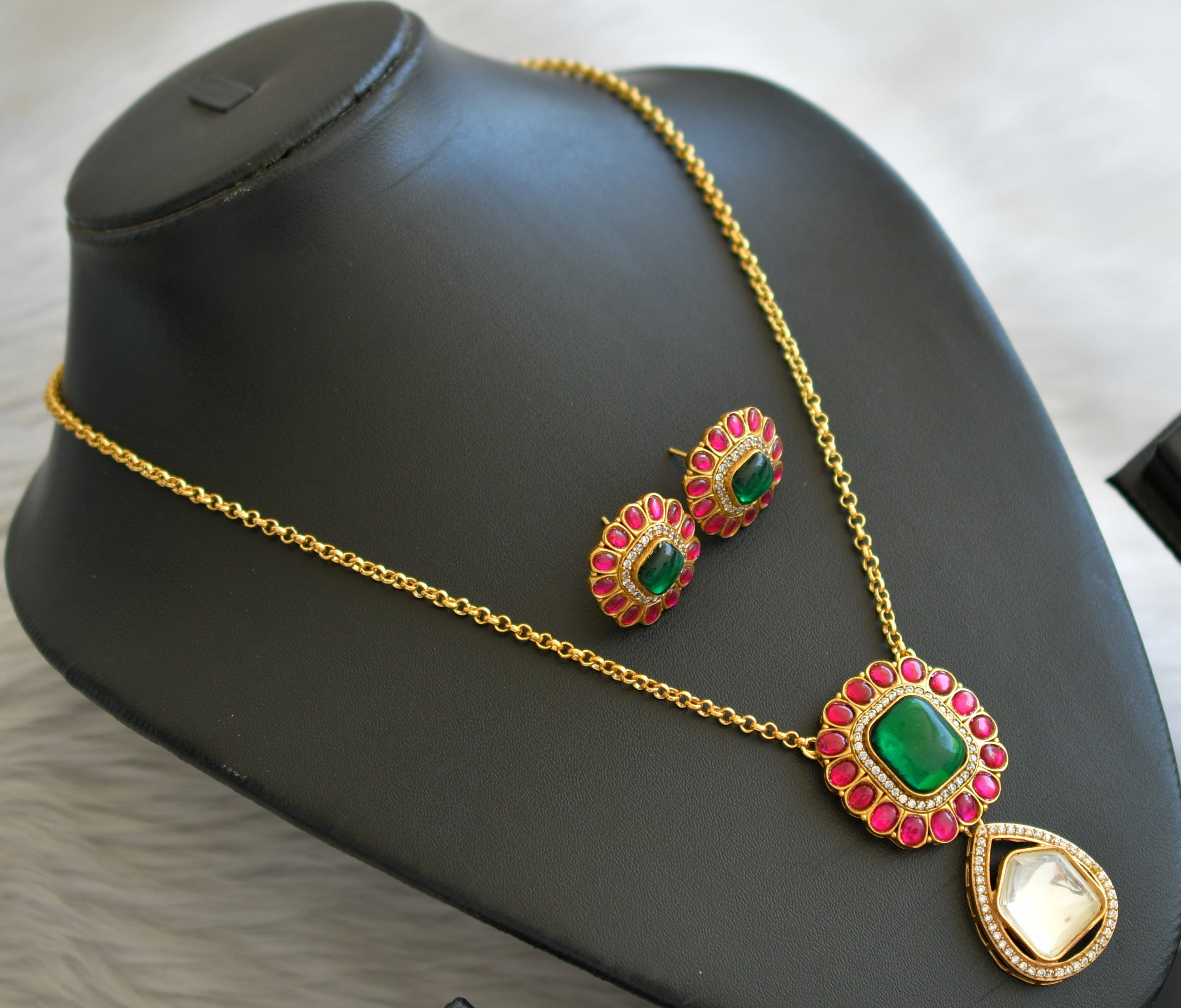 Gold tone pink-green-white block stone kundan jadau pendant set dj-452 – dreamjwell