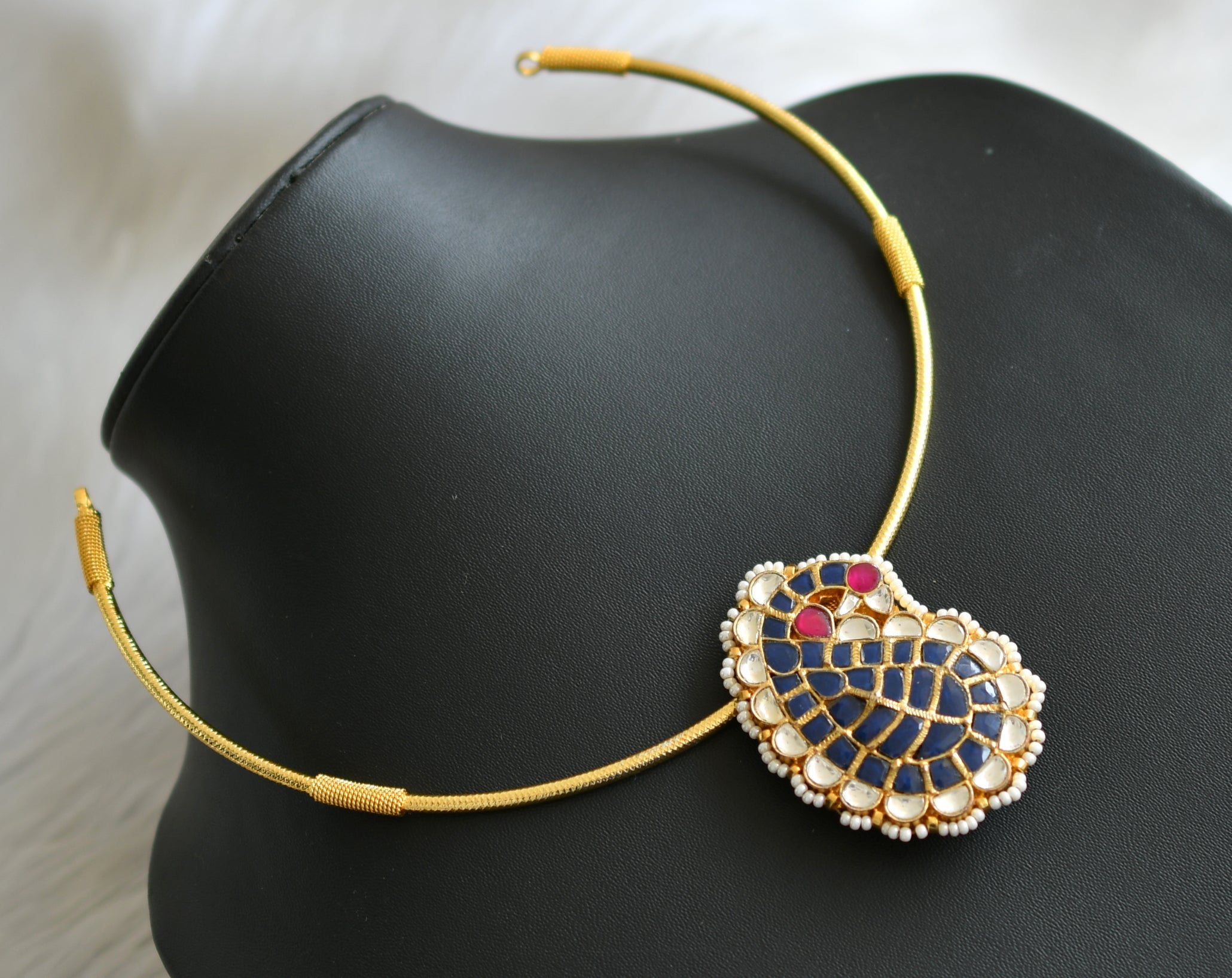 Gold tone pink-blue-white kundan jadau mango Hasli necklace dj-42356 – dreamjwell