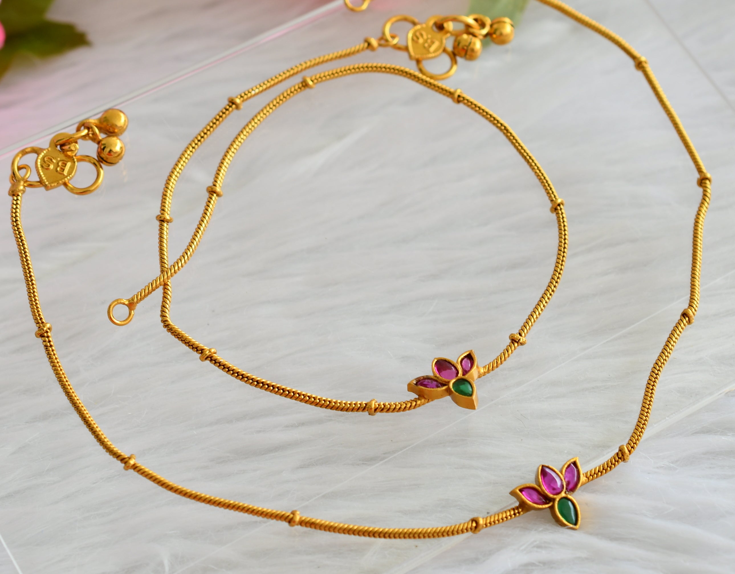 Matte finish kemp-green lotus anklets dj-44080 – dreamjwell