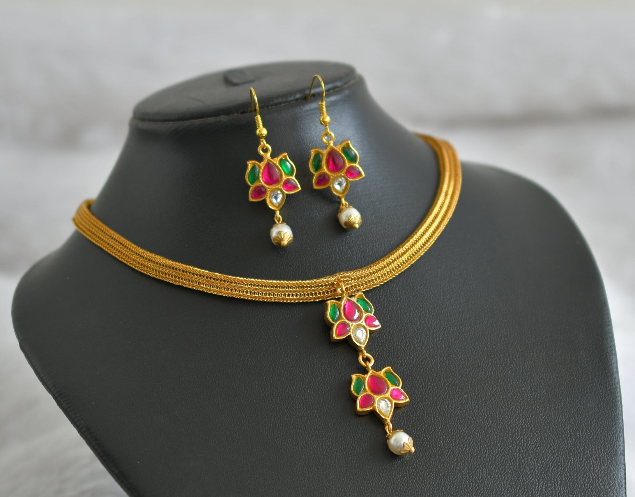 Matte finish pink-green pearl kundan jadau lotus choker necklace set d – dreamjwell