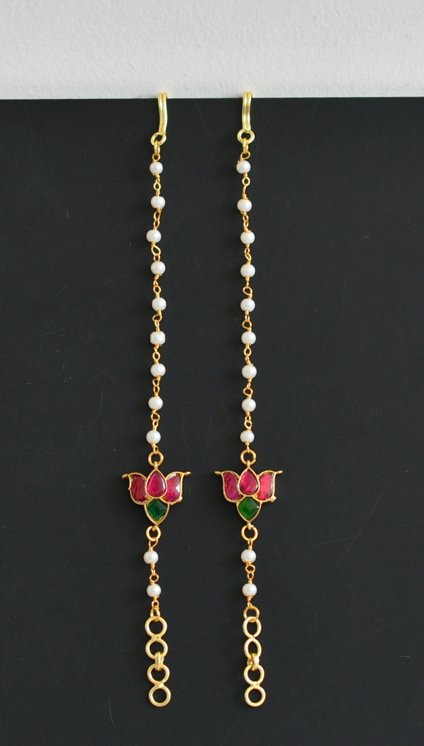 Gold tone pink-green kundan jadau pearl lotus ear side chain dj-50230 – dreamjwell