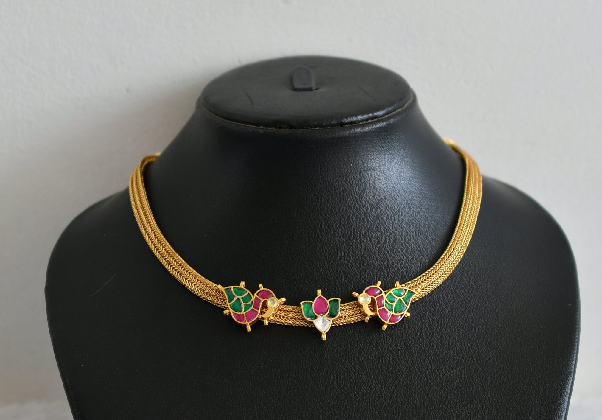 Matte finish pink-green kundan jadau lotus swan choker necklace dj-487 – dreamjwell