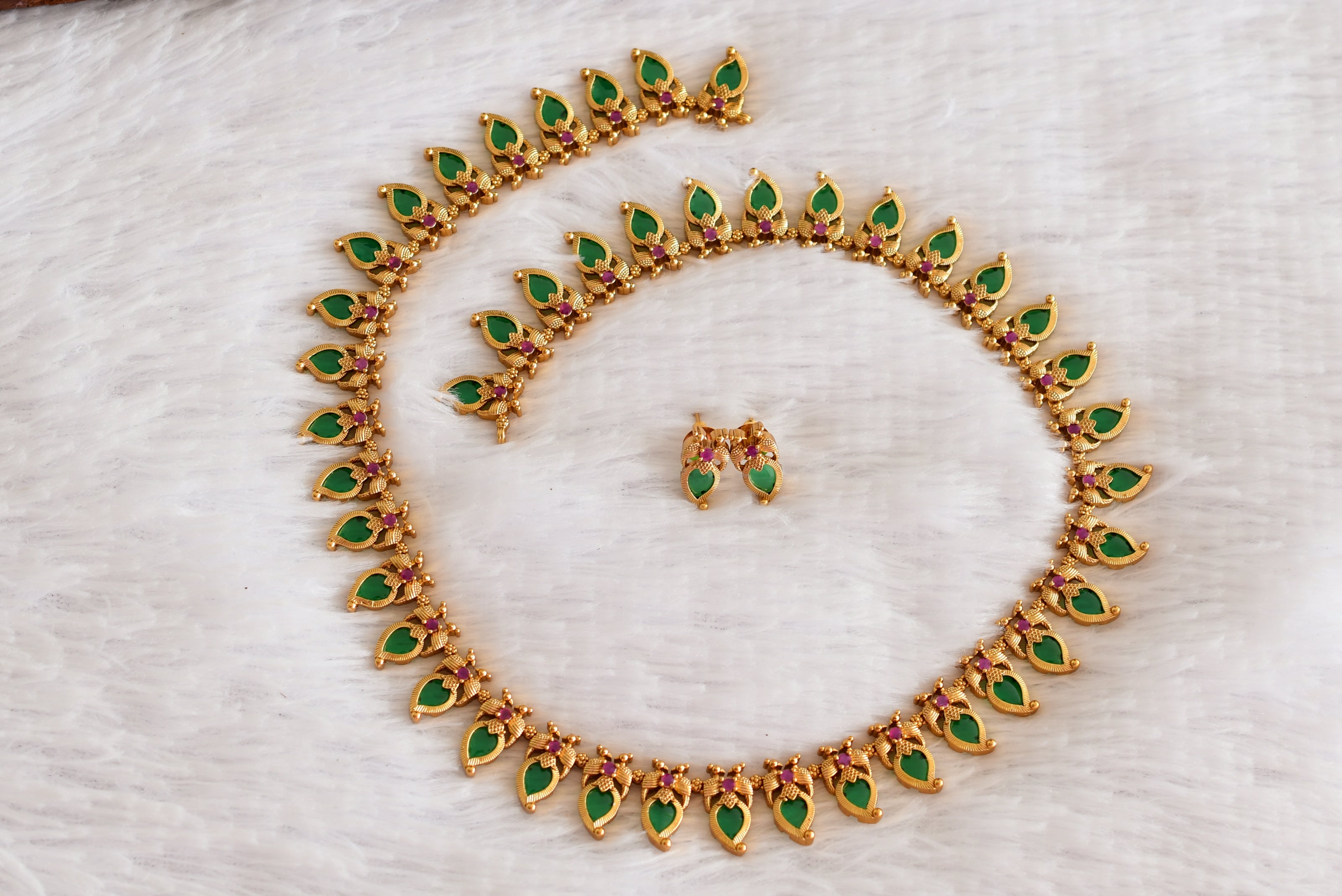 Matte finish pink-green peacock mango haar set dj-52437 – dreamjwell