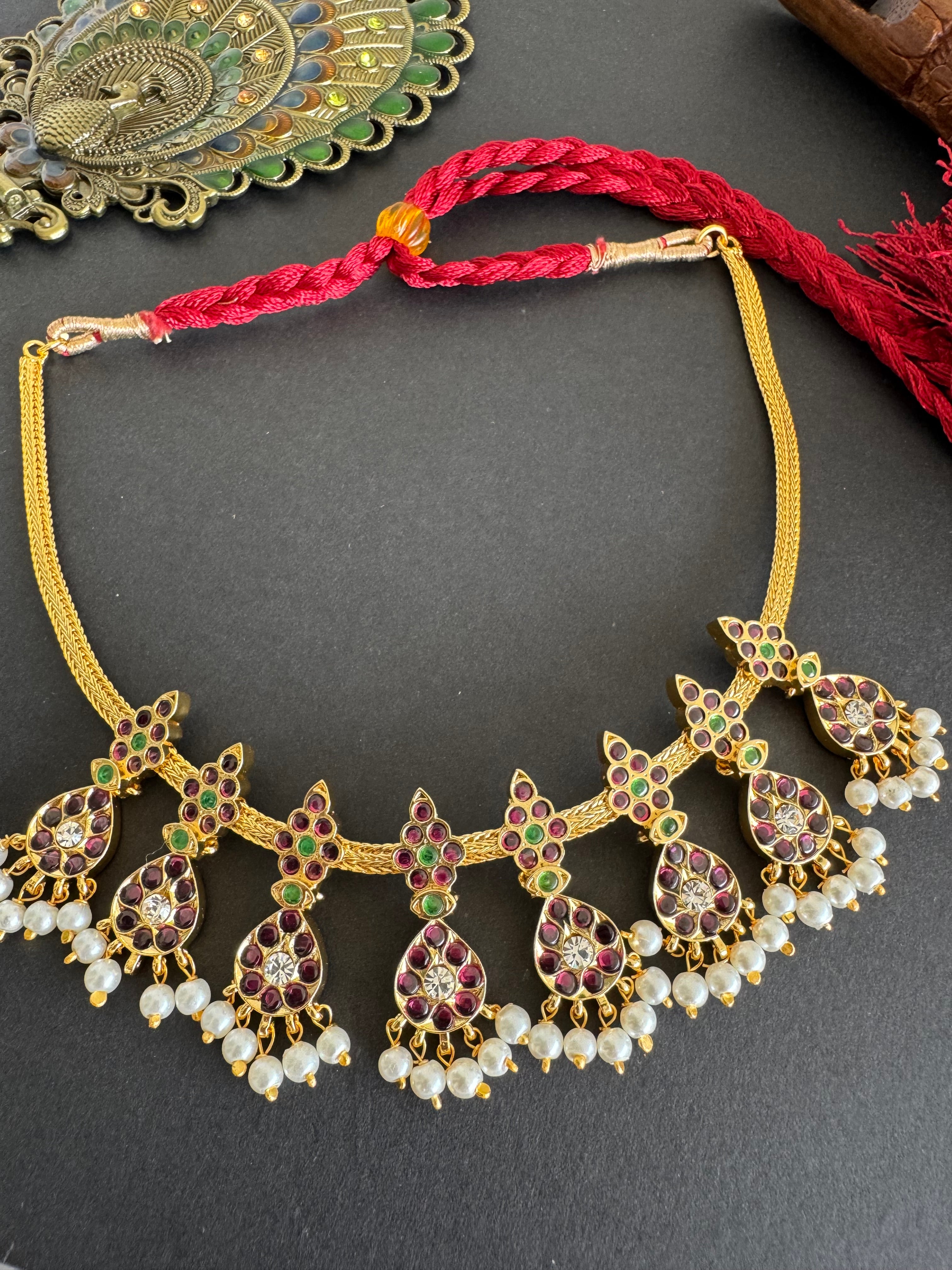 Gold tone precious kemp-green pearl necklace dj-52287 – dreamjwell