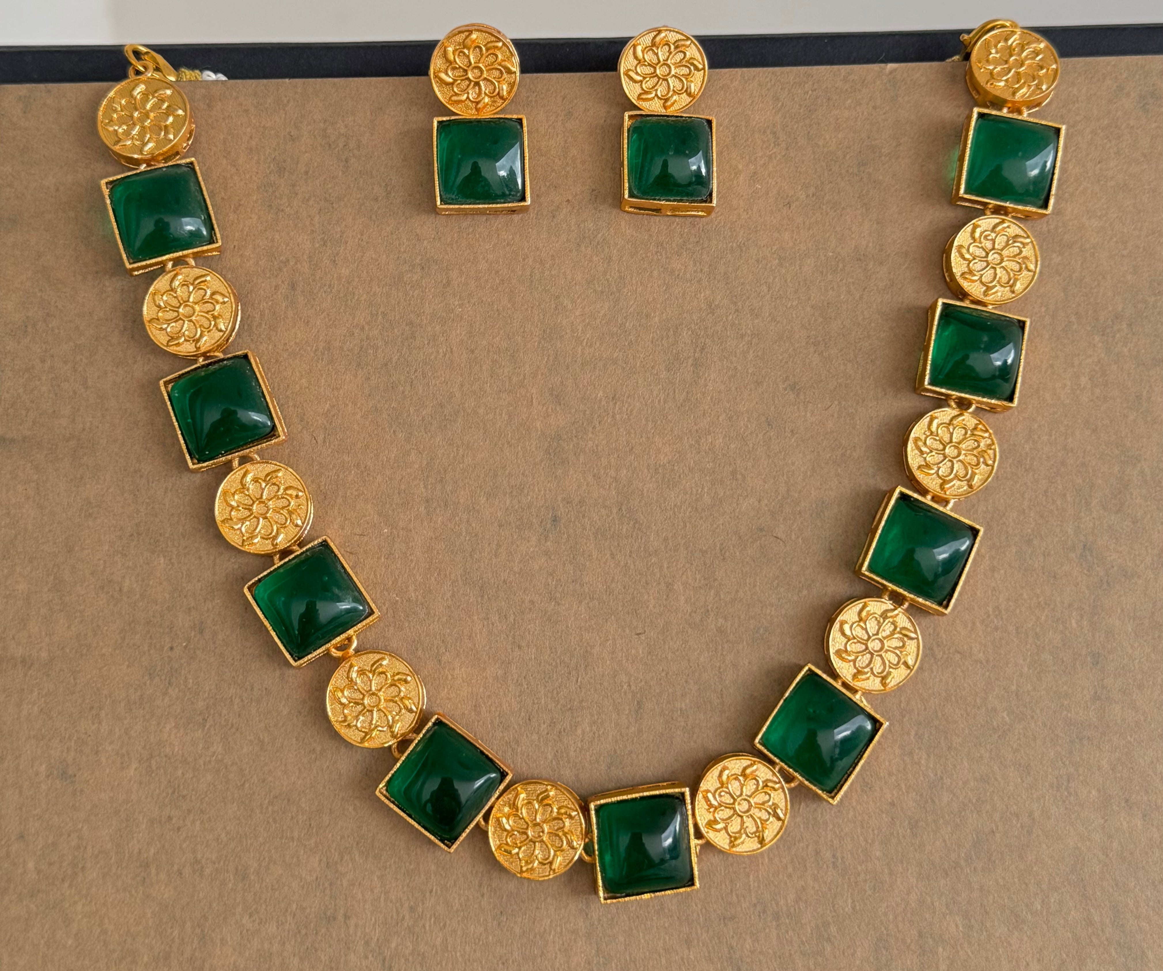 Matte Gold tone green block stone flower necklace set dj-52095 – dreamjwell
