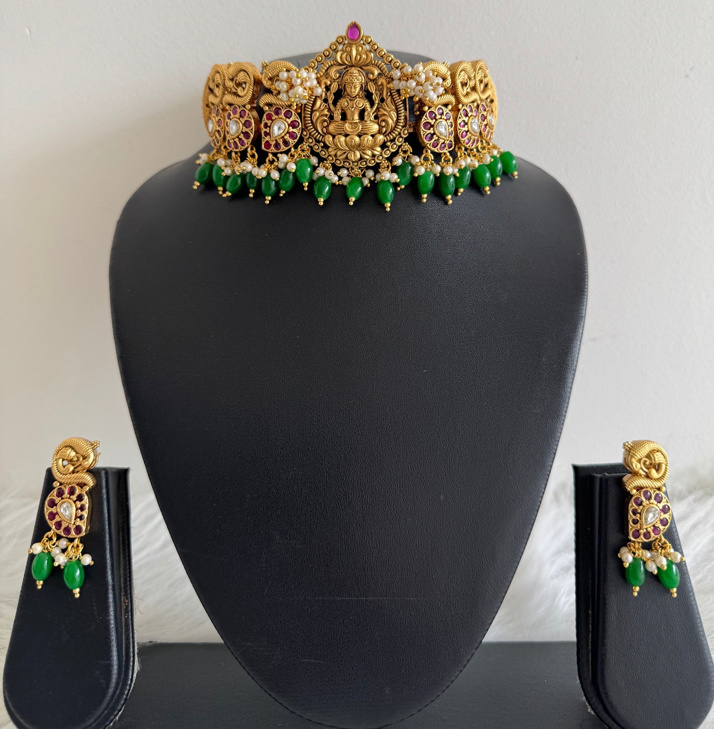 Matte finish real kemp-white lakshmi peacock choker necklace set dj-51 – dreamjwell