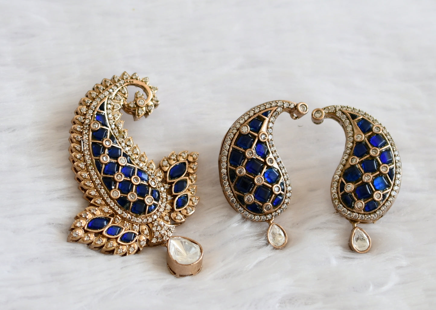 Antique gold tone blue-white kundan jadau mango pendant set dj-50738 – dreamjwell