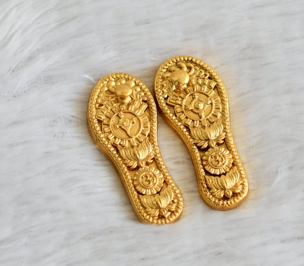 Antique gold tone thirumal padhuka (gift article) dj-48934 – dreamjwell