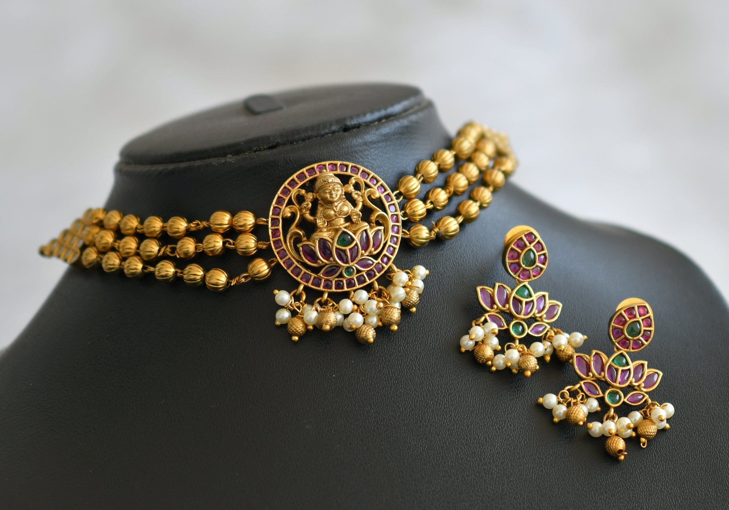Matte finish kemp-green-white lakshmi-lotus choker necklace set dj-454 ...