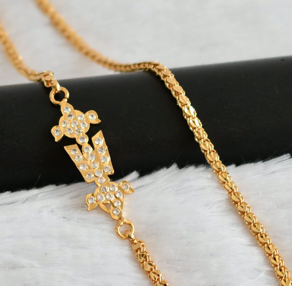 Gold tone ad white shanku-chakra-nama 24 inches mugappu chain dj-49380 ...