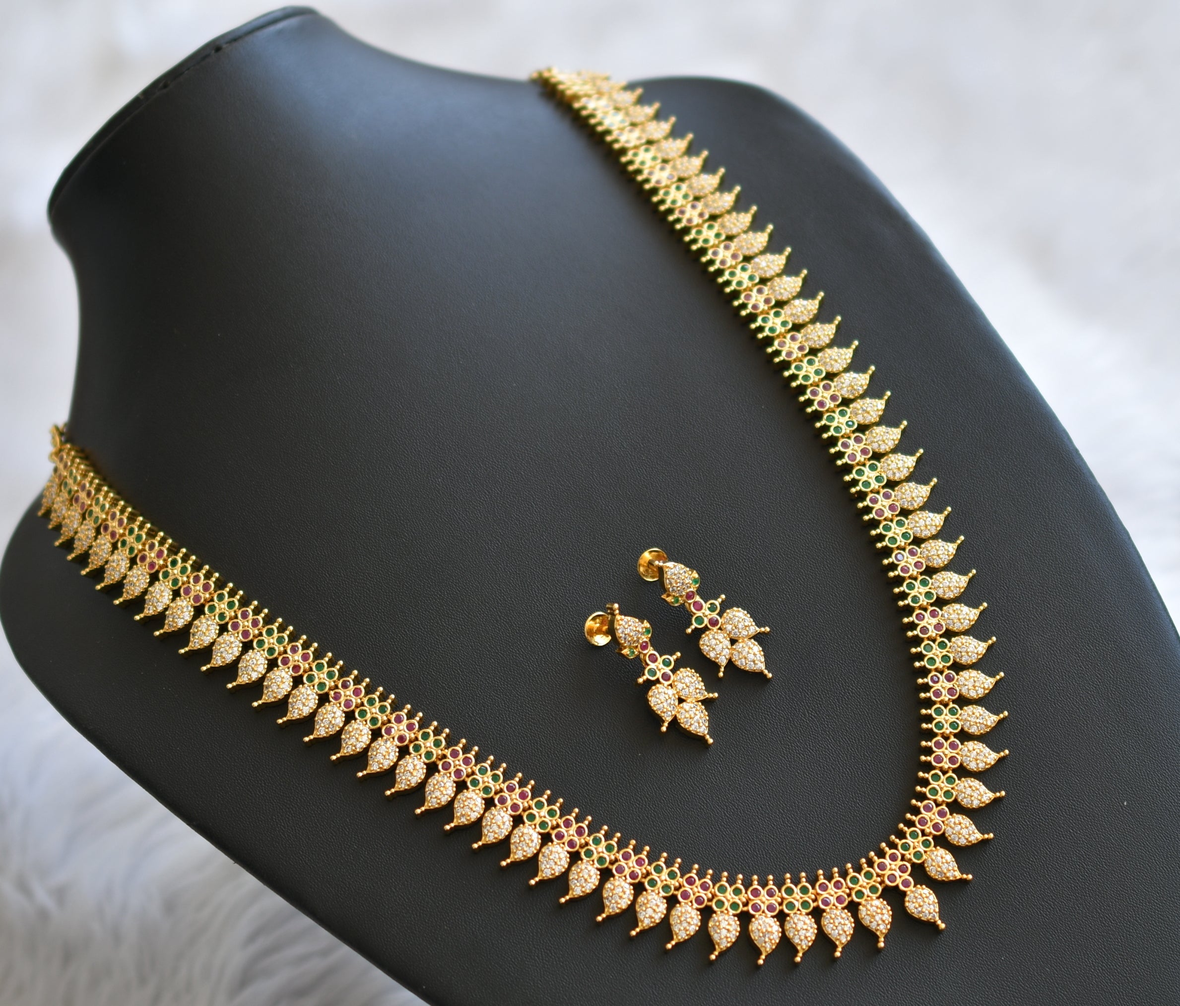 Gold tone ruby-green-white mango short haar set dj-45966 – dreamjwell