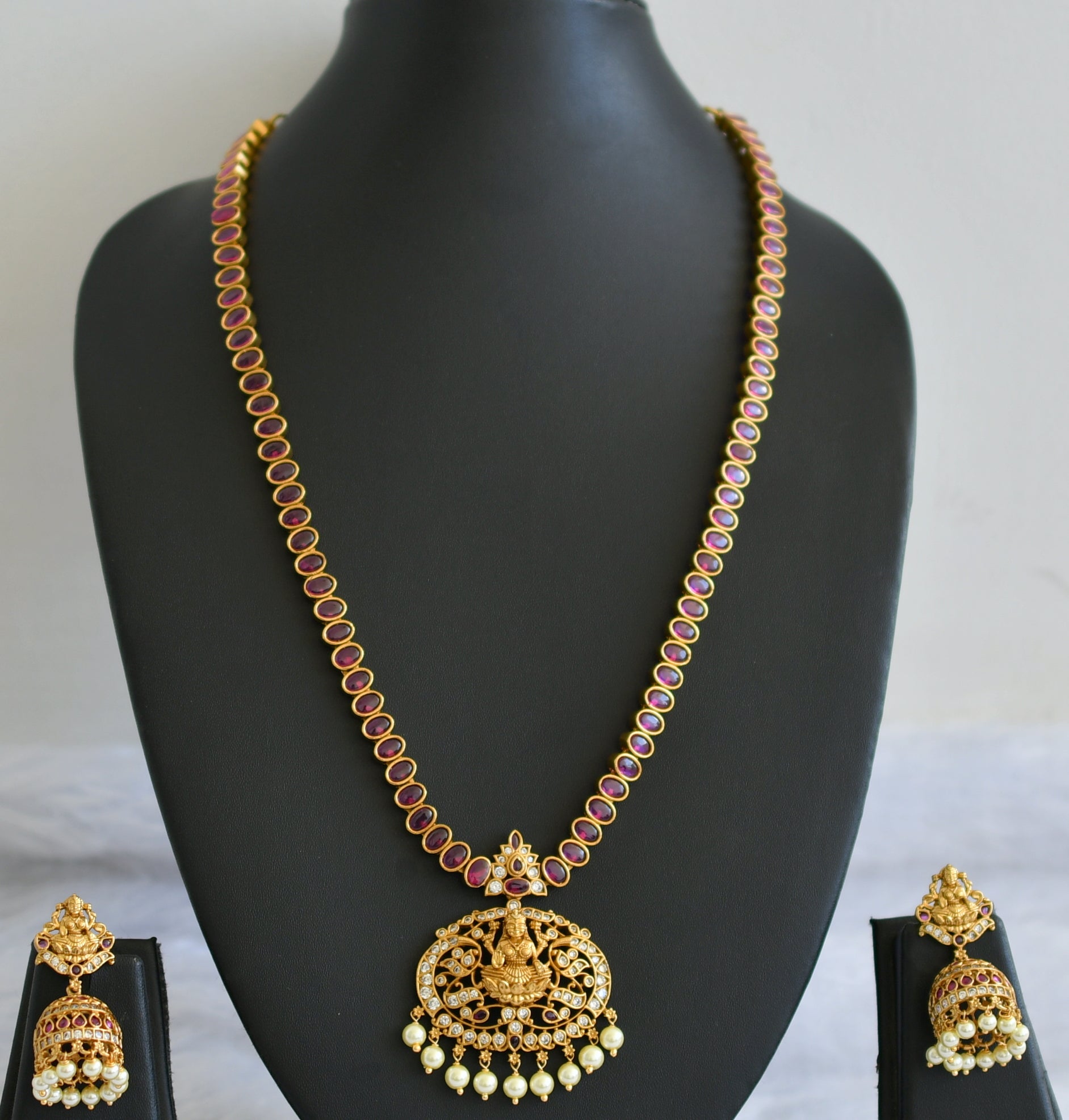 Matte finish kemp-white-pearl lakshmi haar set dj-47584 – dreamjwell