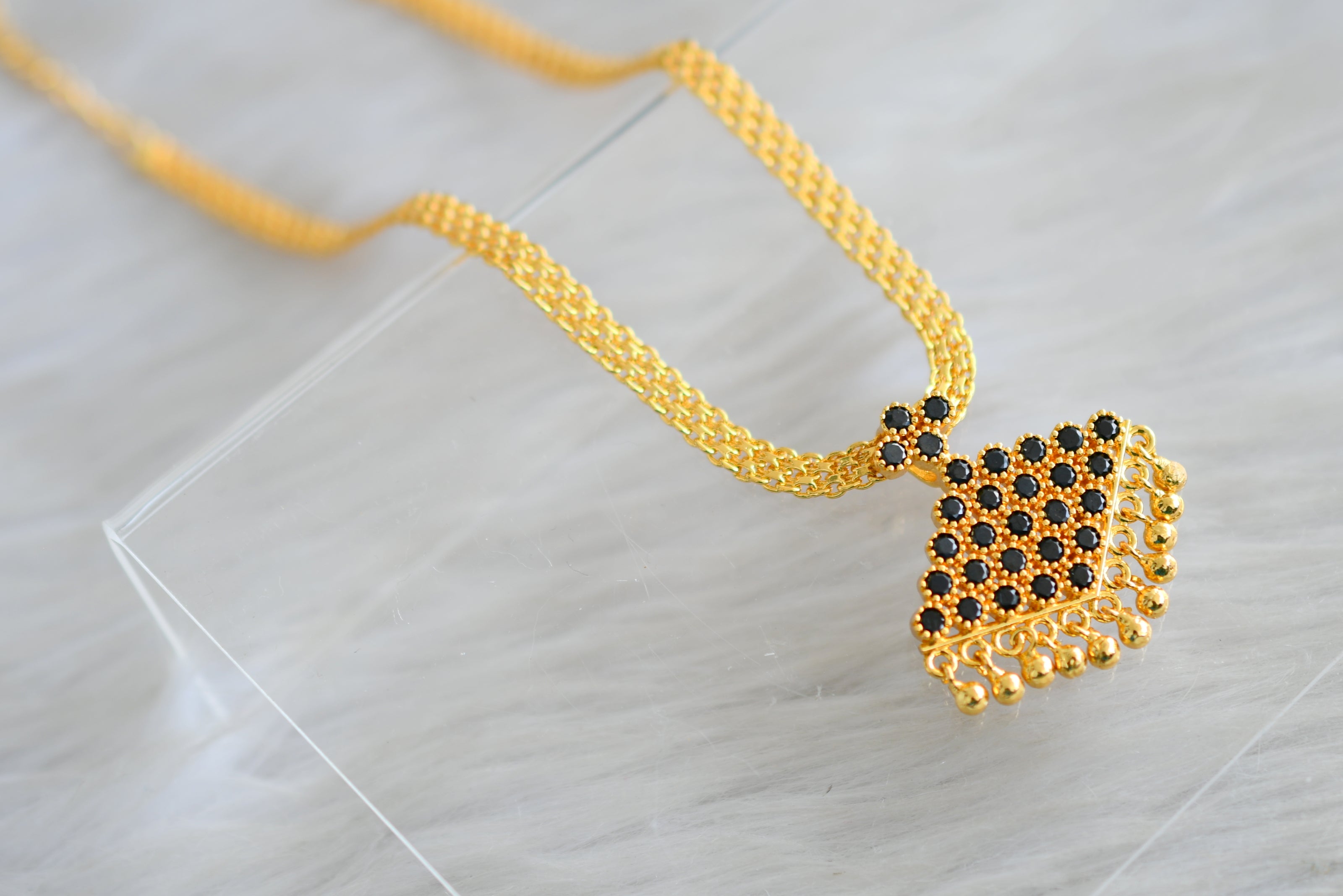 Gold tone black pathakkam necklace dj-43057 – dreamjwell