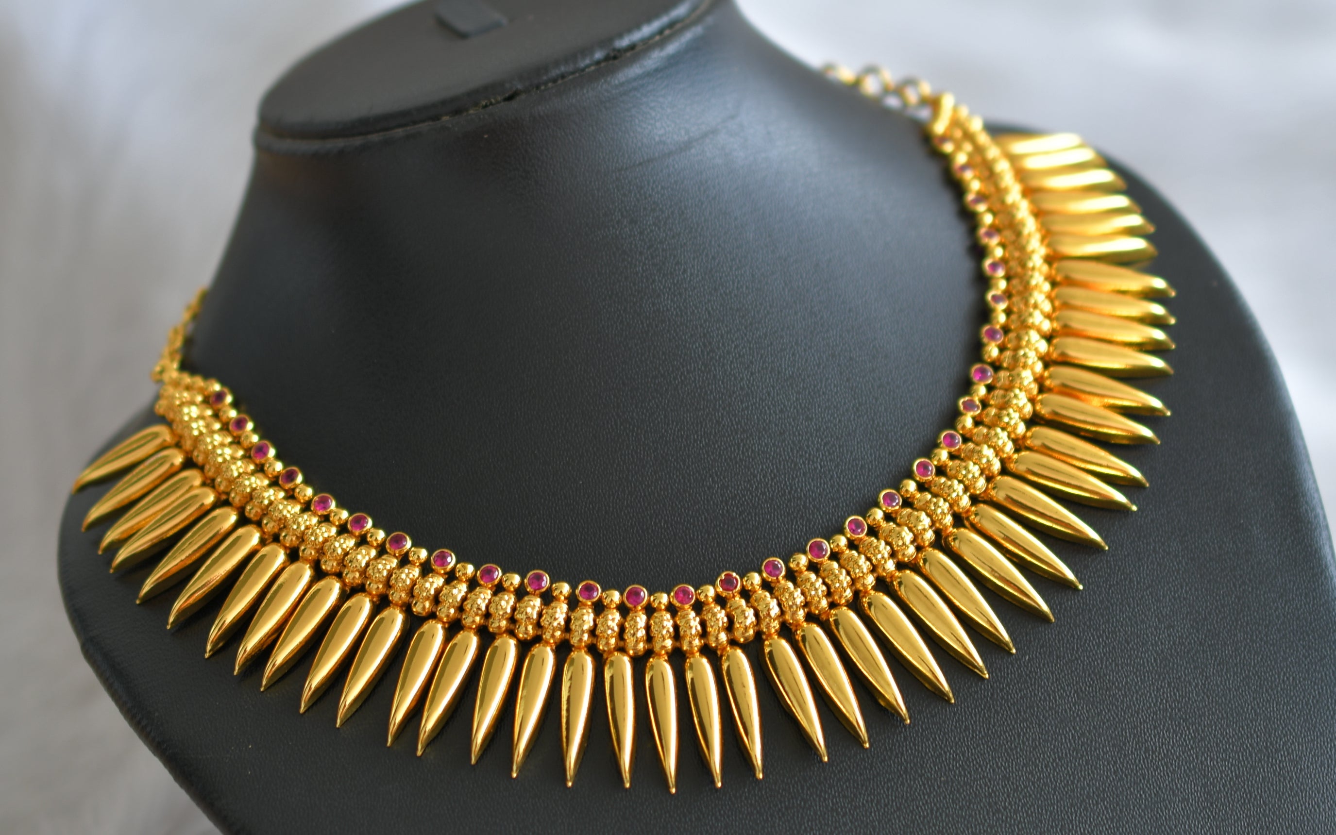 Gold tone pink stone kerala style mulla mottu necklace dj-44596 ...