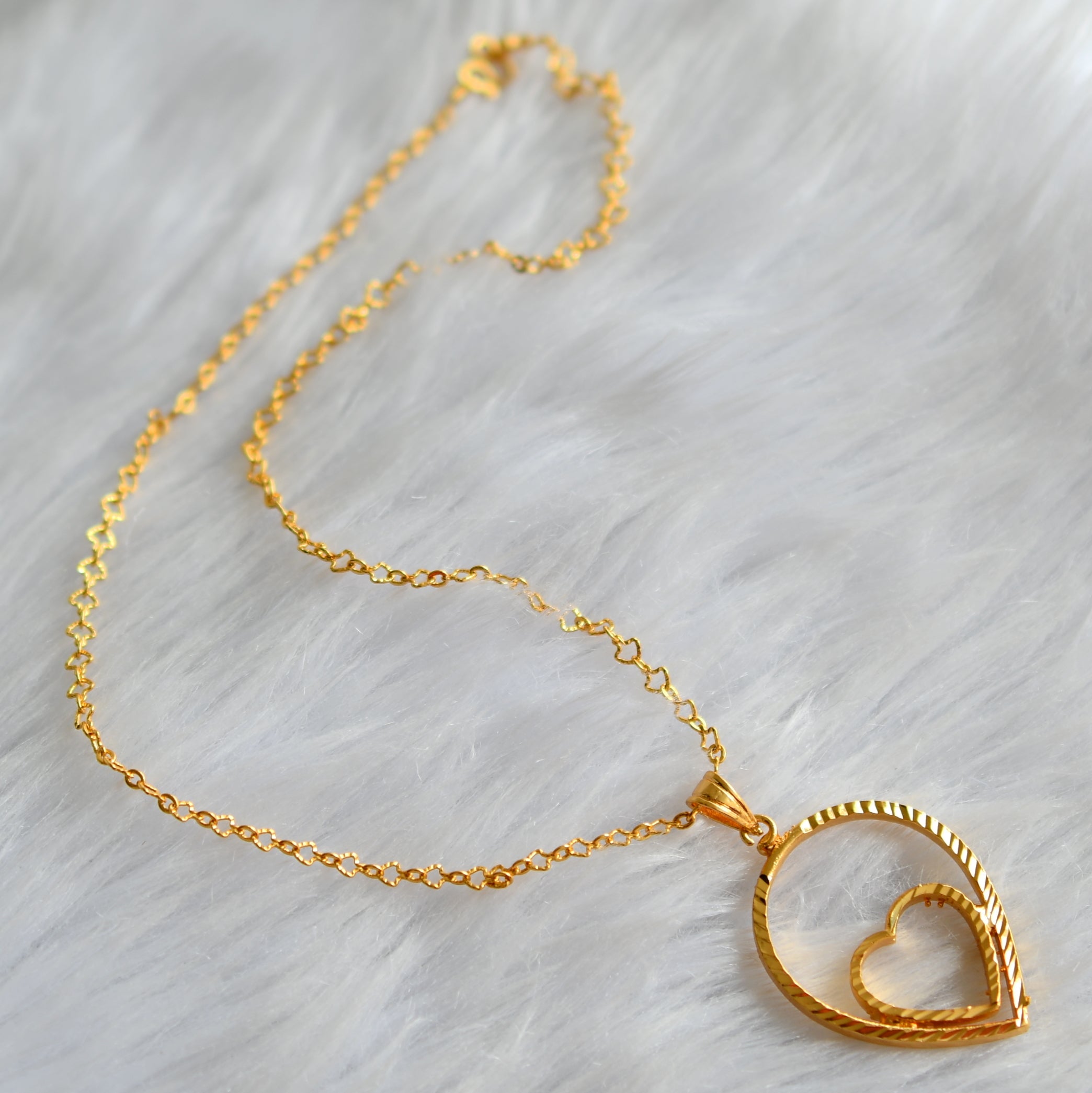 Gold tone 18 inches chain with heart pendant dj-43123 – dreamjwell