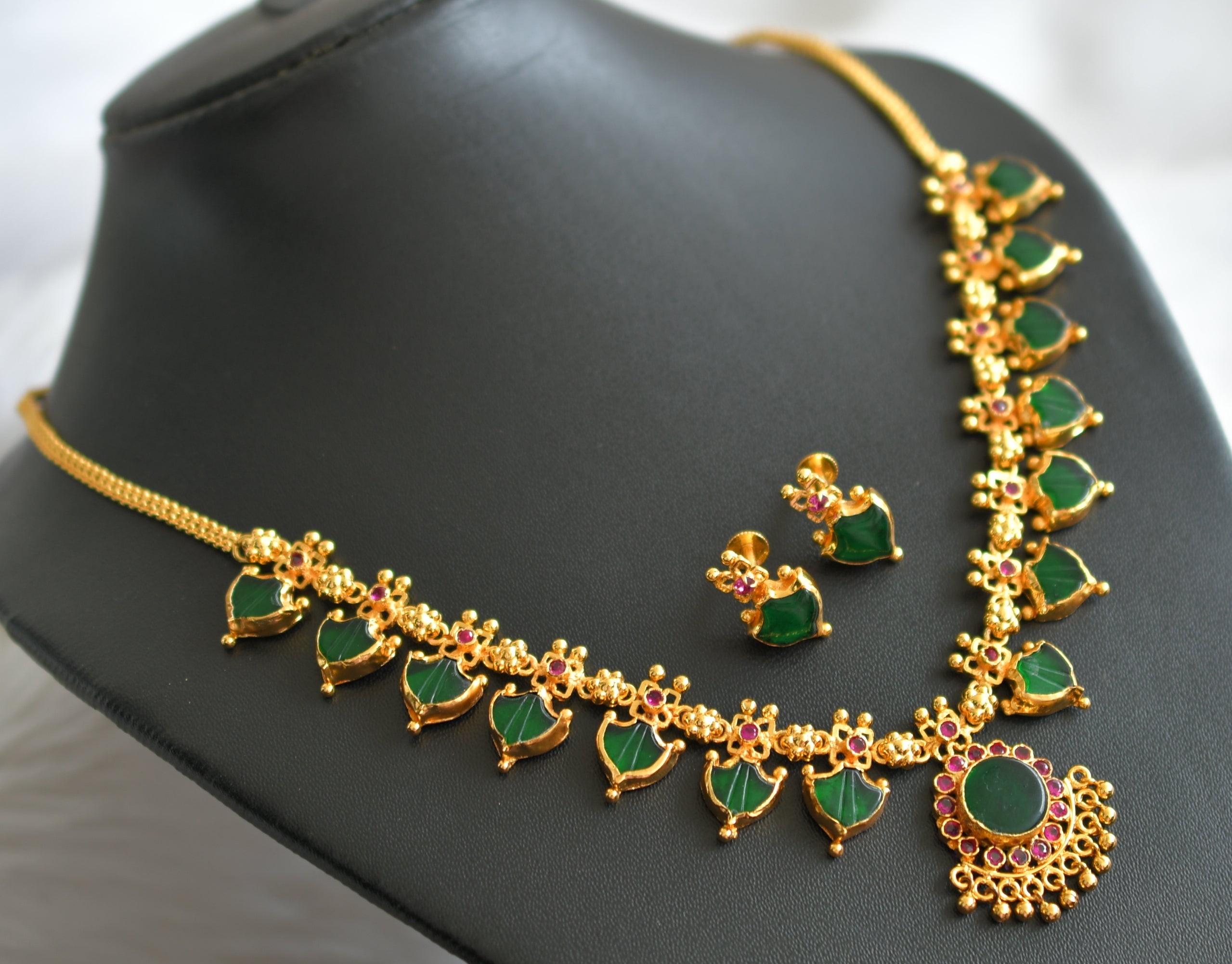 Gold tone pink-green kerala style palakka necklace set dj-44749 ...