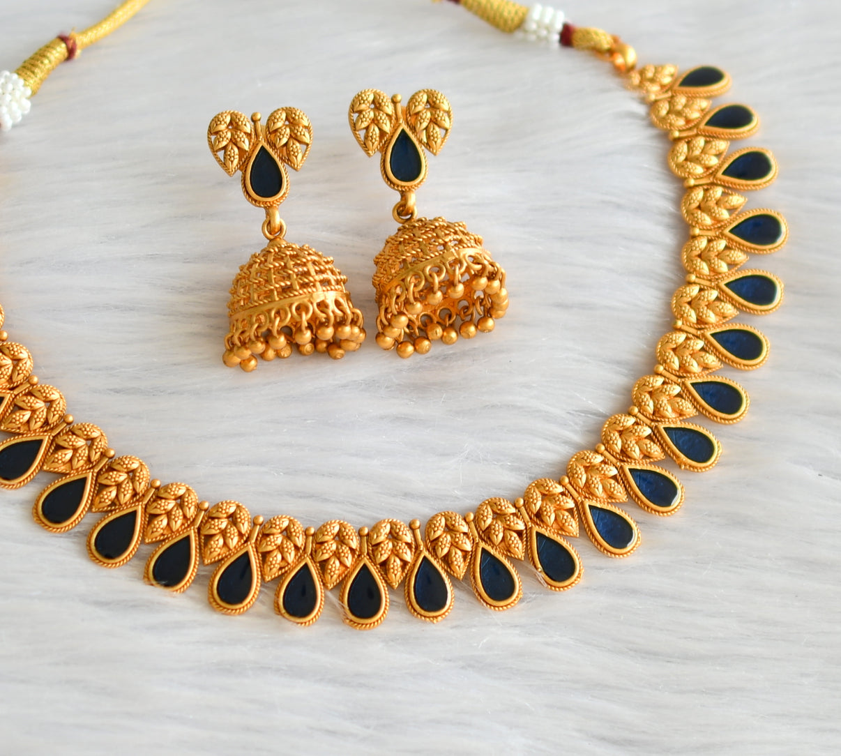 Matte finish blue thilak shape kerala style necklace set dj-43296 ...