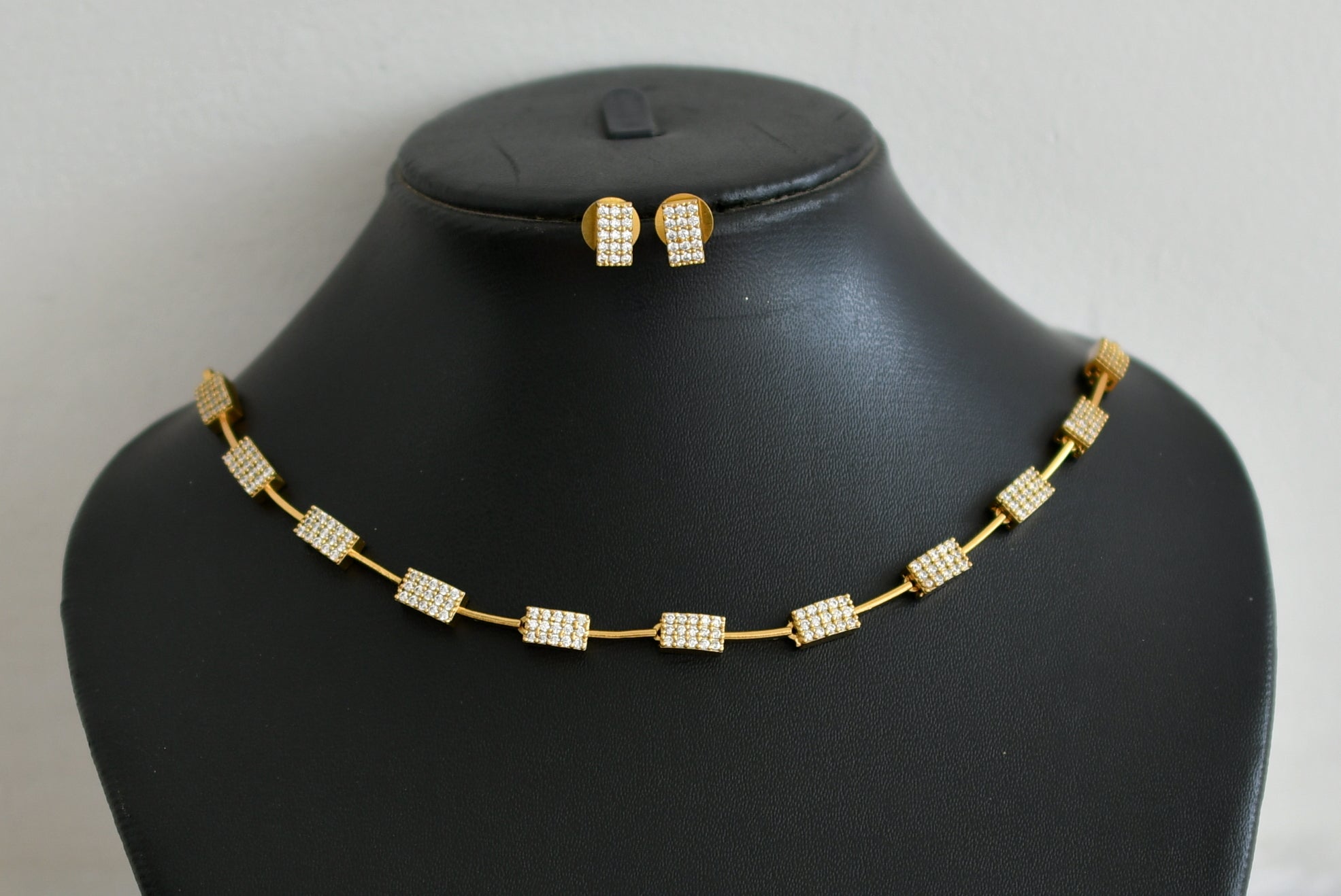 Matte finish cz white stone necklace set dj-48322 – dreamjwell