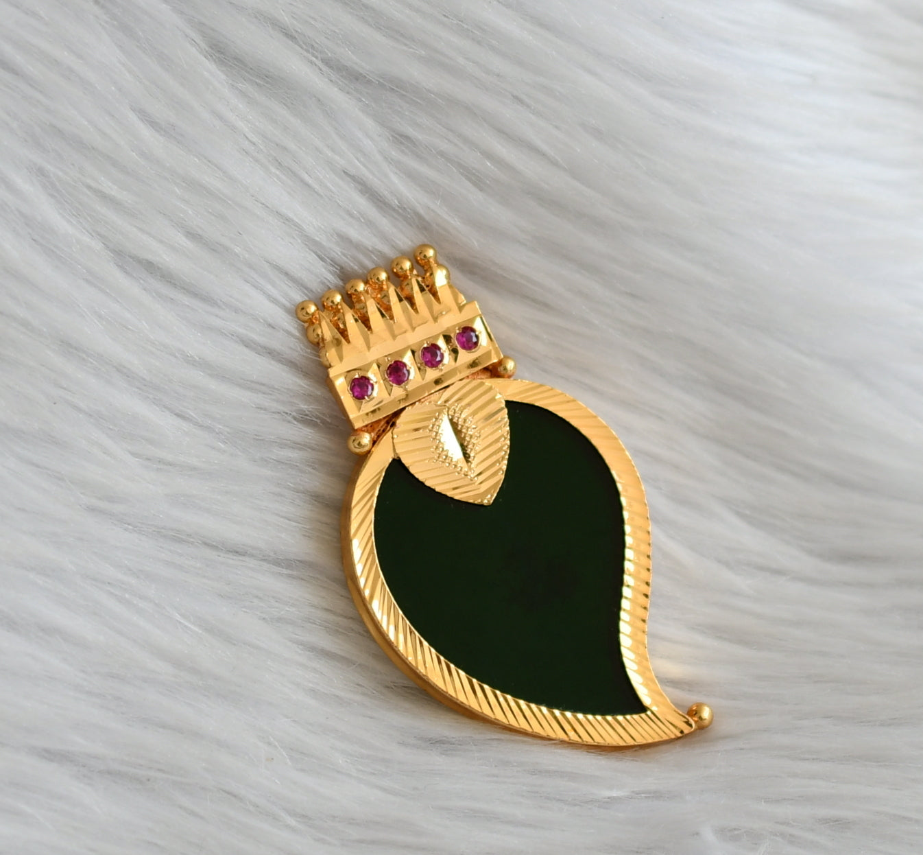 Gold tone kerala style pink-green mango pendant dj-44991 – dreamjwell