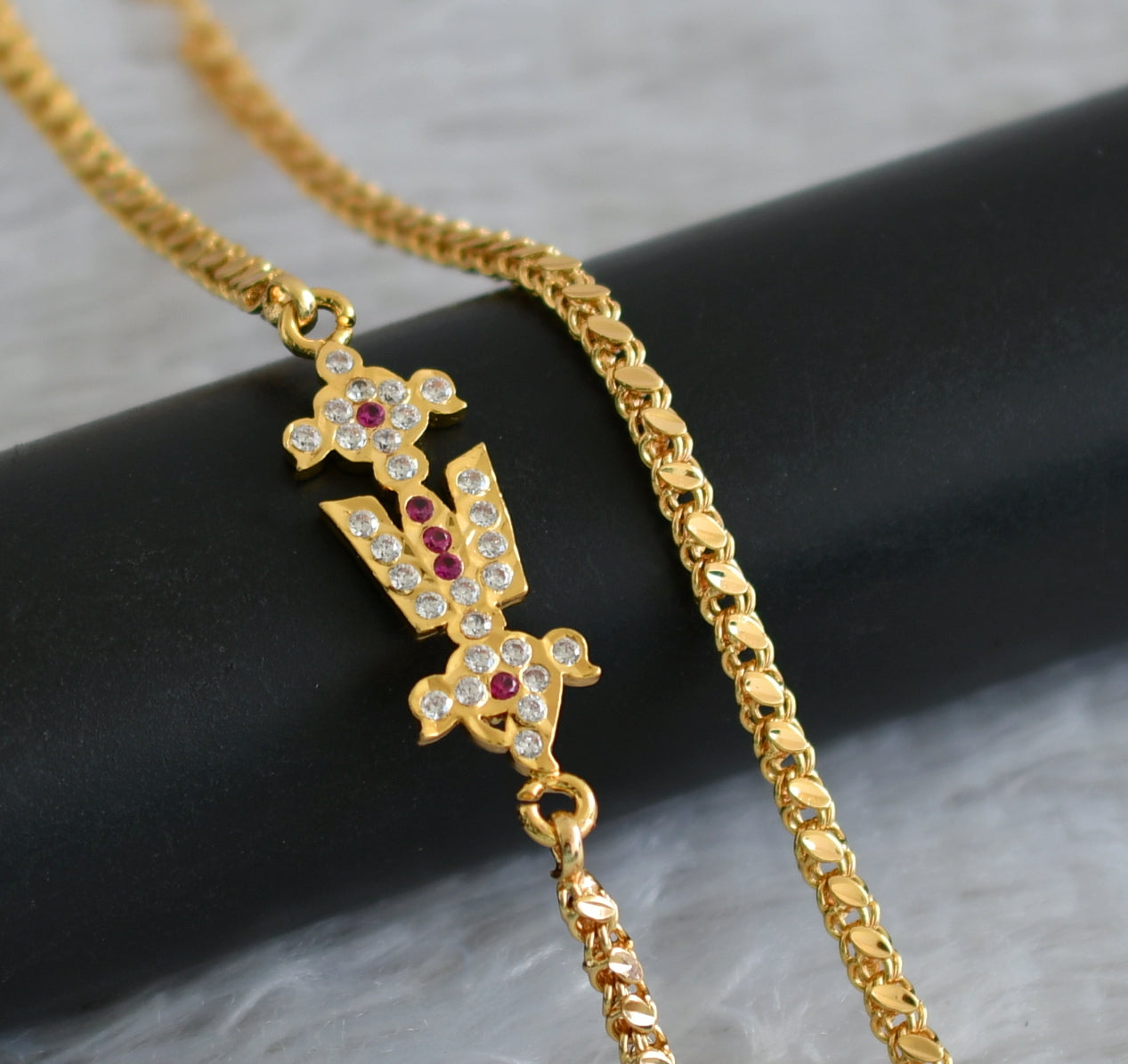 Gold tone ad pink-white shanku-chakra-nama 24 inches mugappu chain dj ...