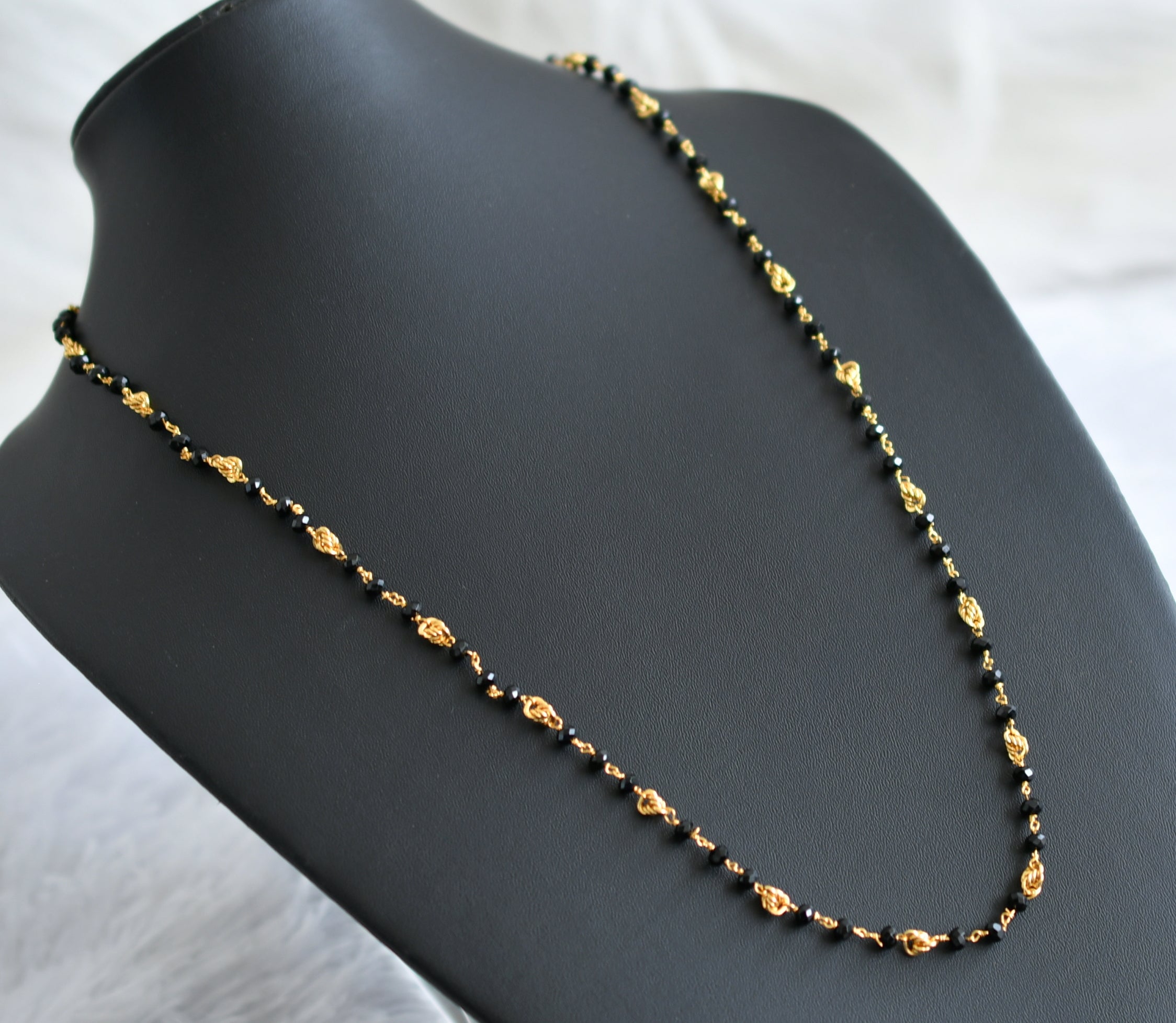 Gold tone black beaded 24 inches chain dj-46839 – dreamjwell