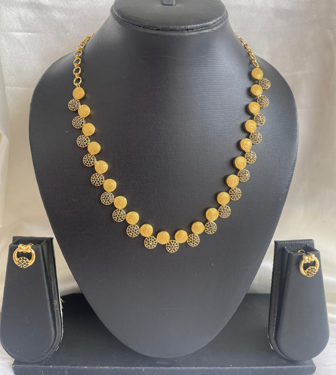Gold tone cz black round necklace set dj-43098 – dreamjwell