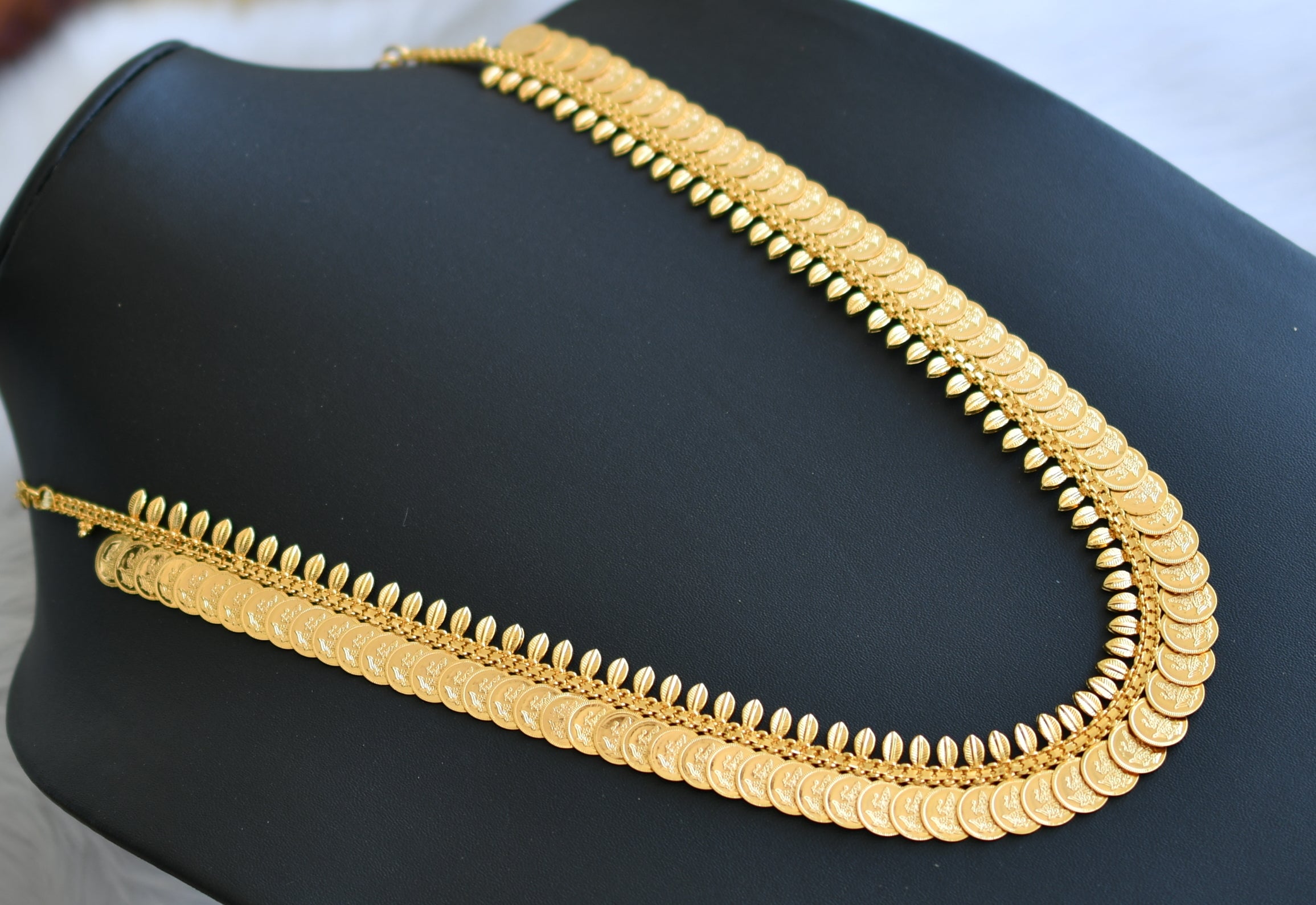 Gold tone Lakshmi coin Kerala style haar dj-40801 – dreamjwell