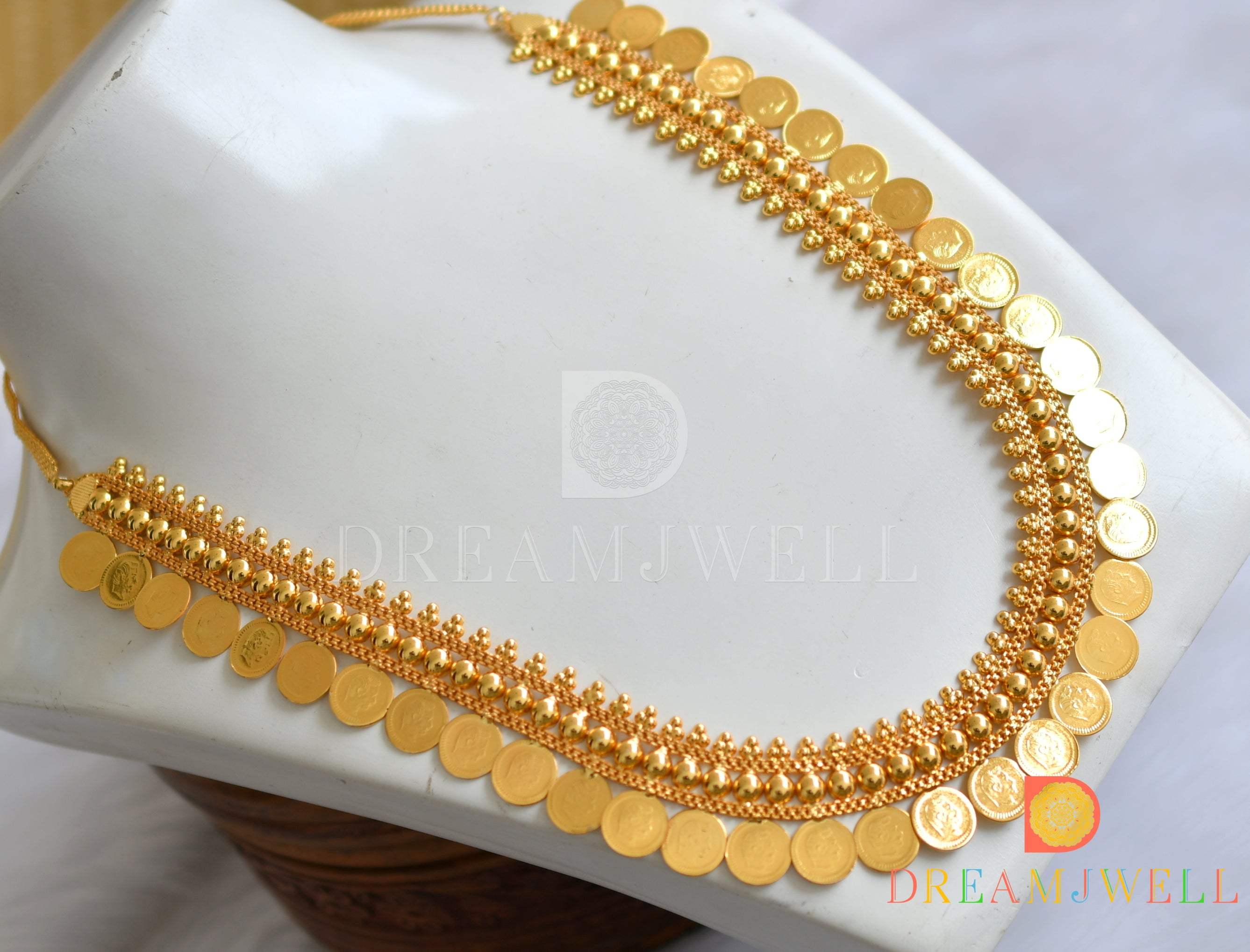 DREAMJWELL - Gold tone designer head coin haar dj-34128 – dreamjwell