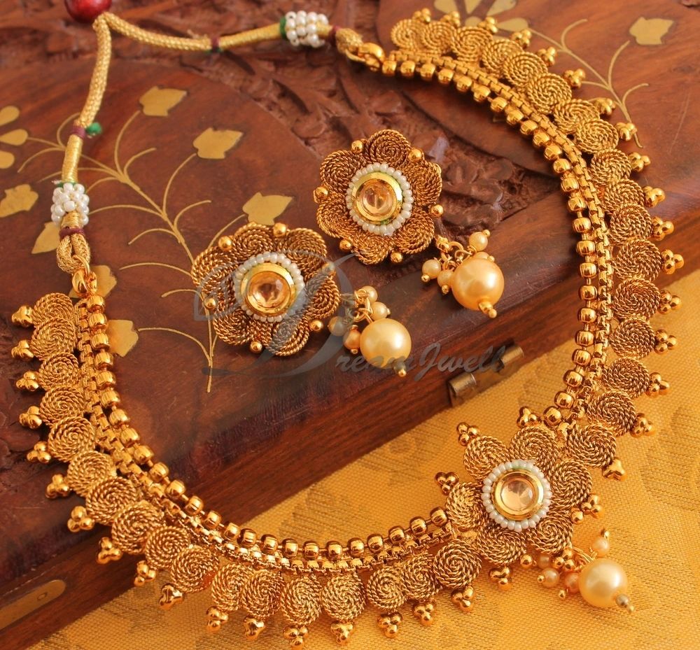 Antique buying gold tone Flower Necklace Set
